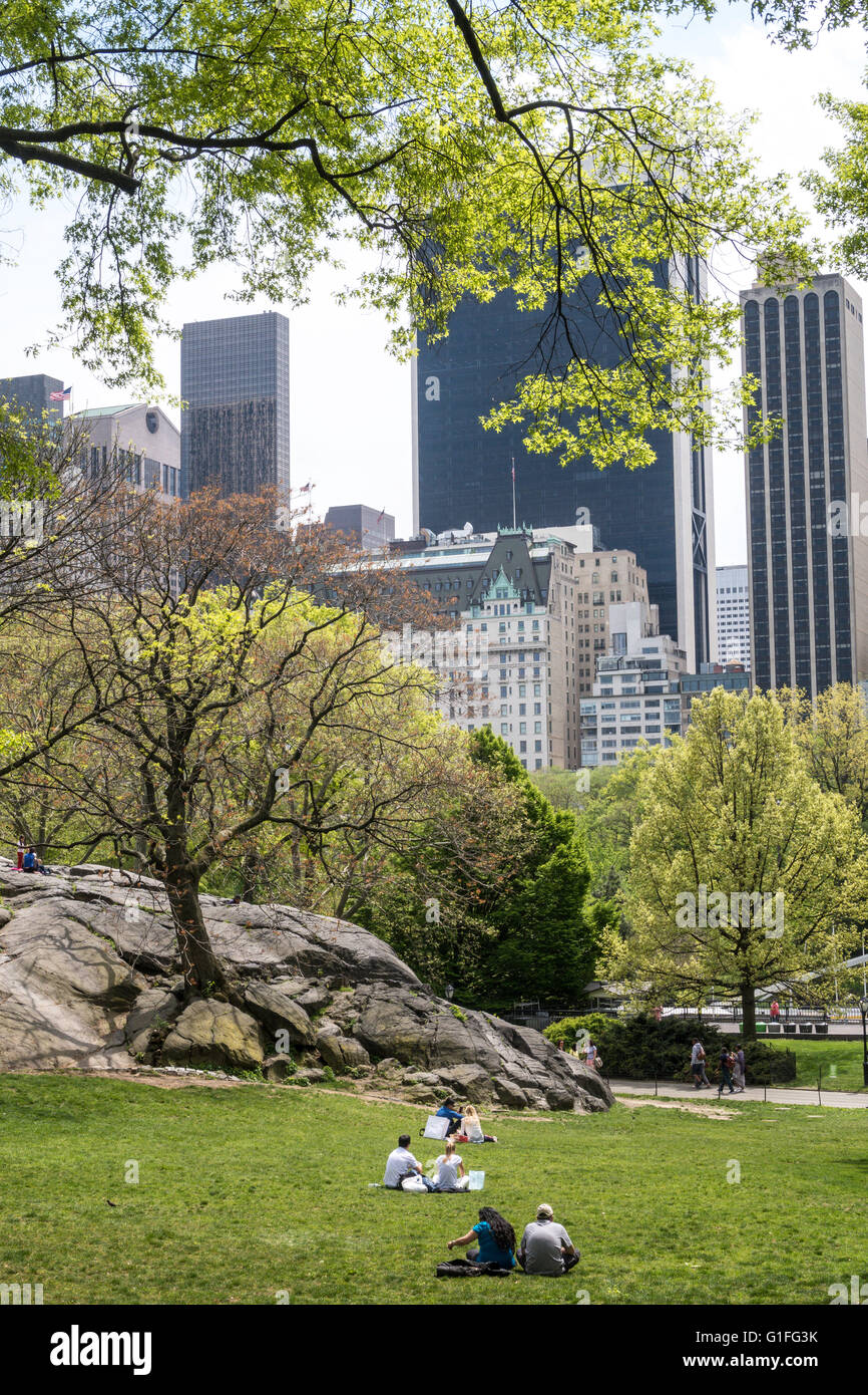 People Enjoying Springtime Central Park, NYC Stock Photo - Alamy