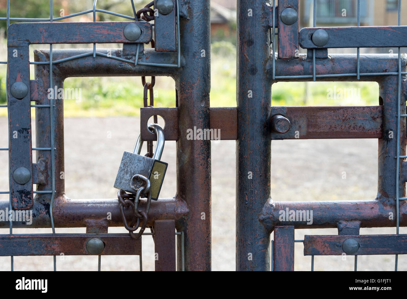 Metal gates prison hi-res stock photography and images - Alamy