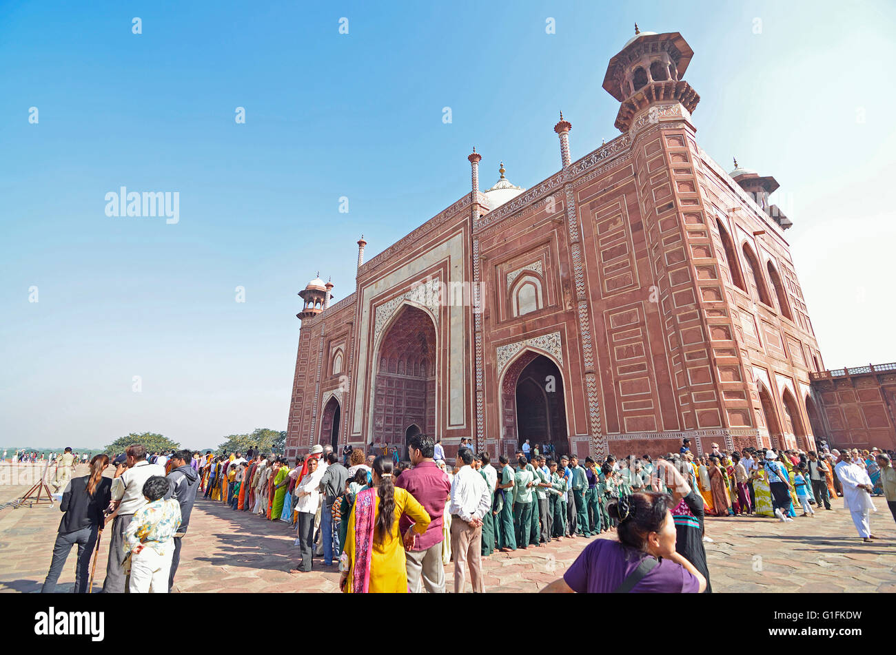 Eastern Mosque, Taj Mahal complex, Agra, India Stock Photo - Alamy