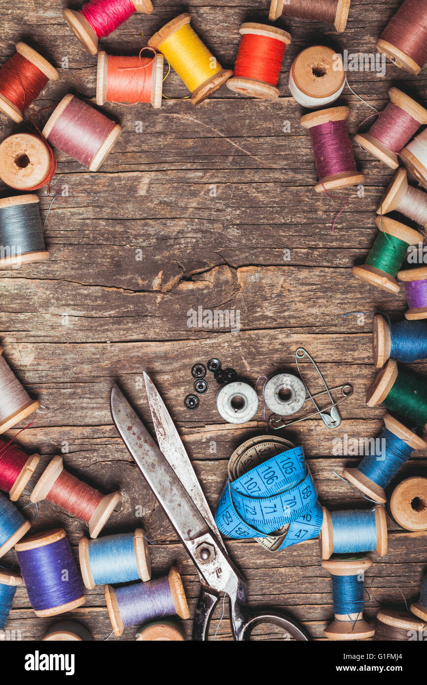 Retro sewing kit Stock Photo - Alamy