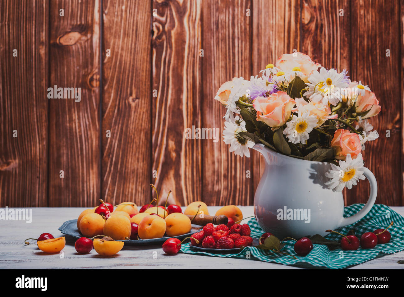 Summer still life Stock Photo - Alamy