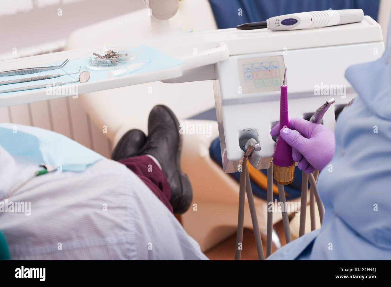 The set of dental tools Stock Photo - Alamy