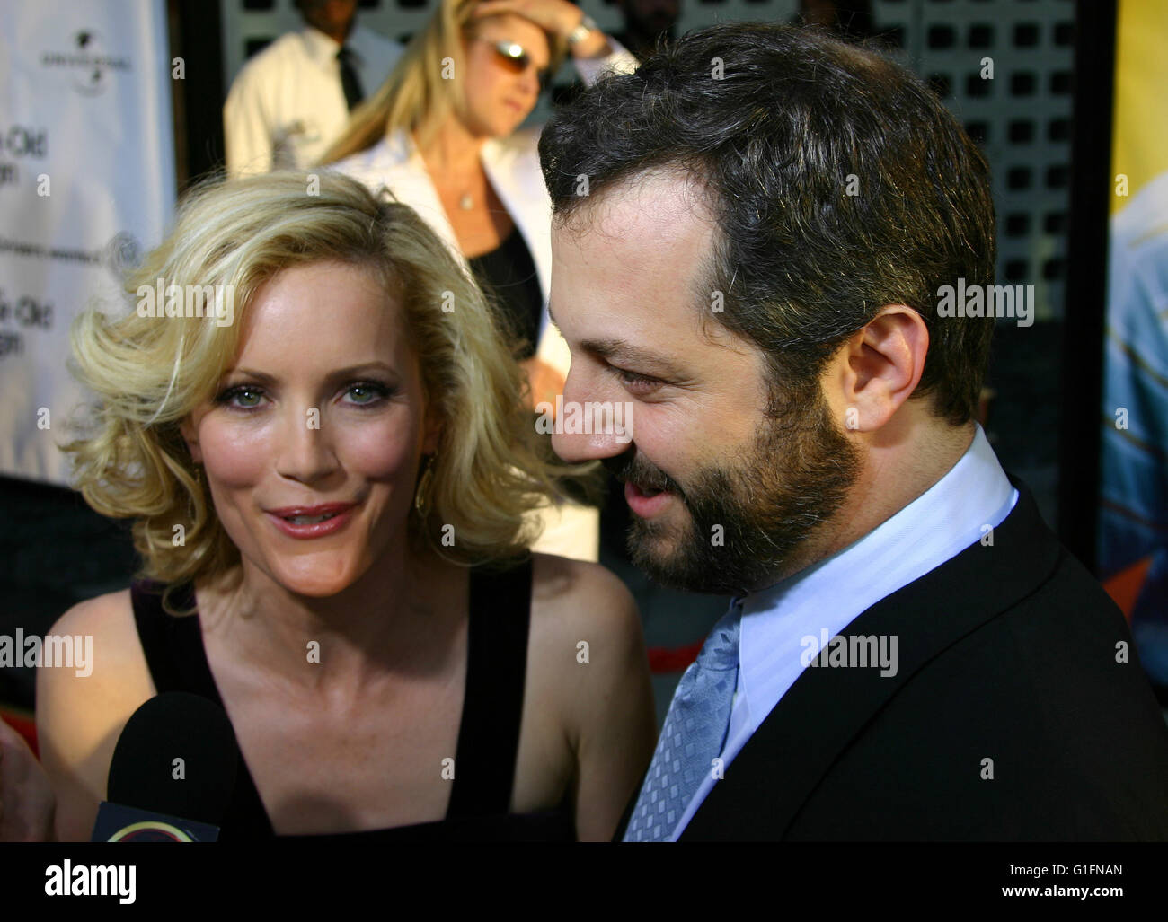 Hollywood August 11 2005 Judd Apatow And Leslie Mann At The The 40