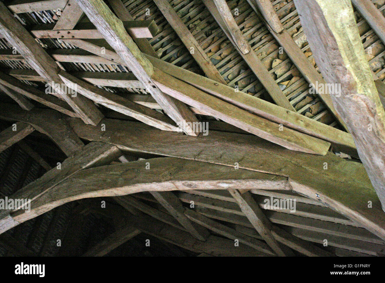 Cruck roof hi-res stock photography and images - Alamy