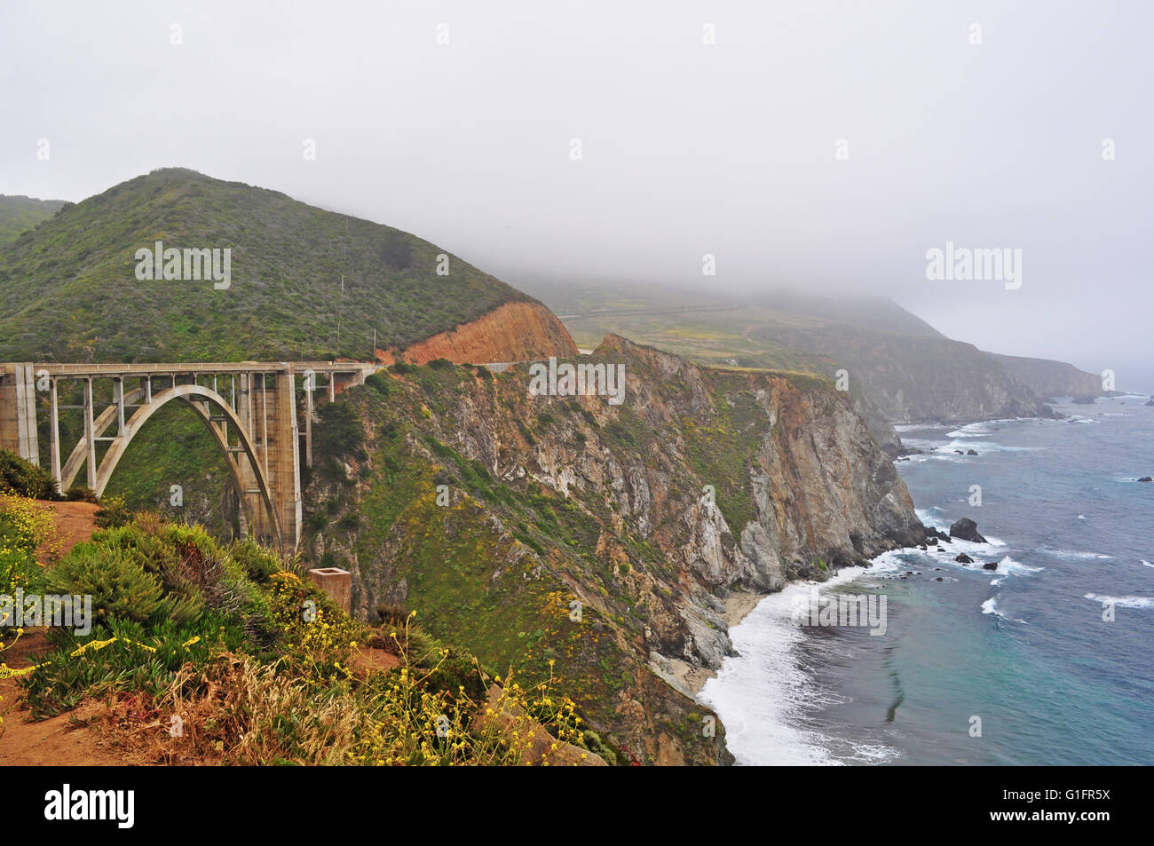 California: the iconic Bixby Creek Bridge, a reinforced concrete open ...