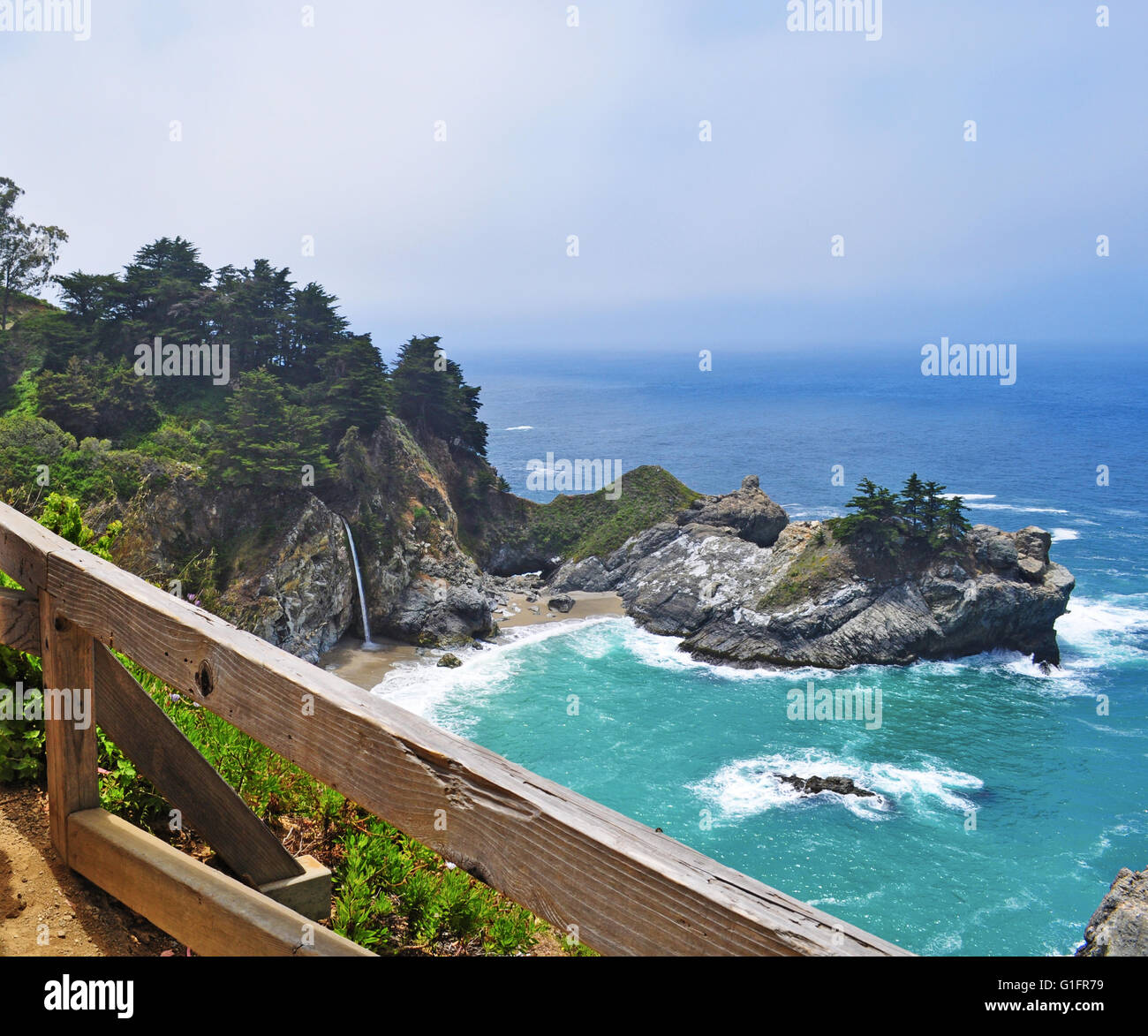 80 foot waterfall hi-res stock photography and images - Alamy