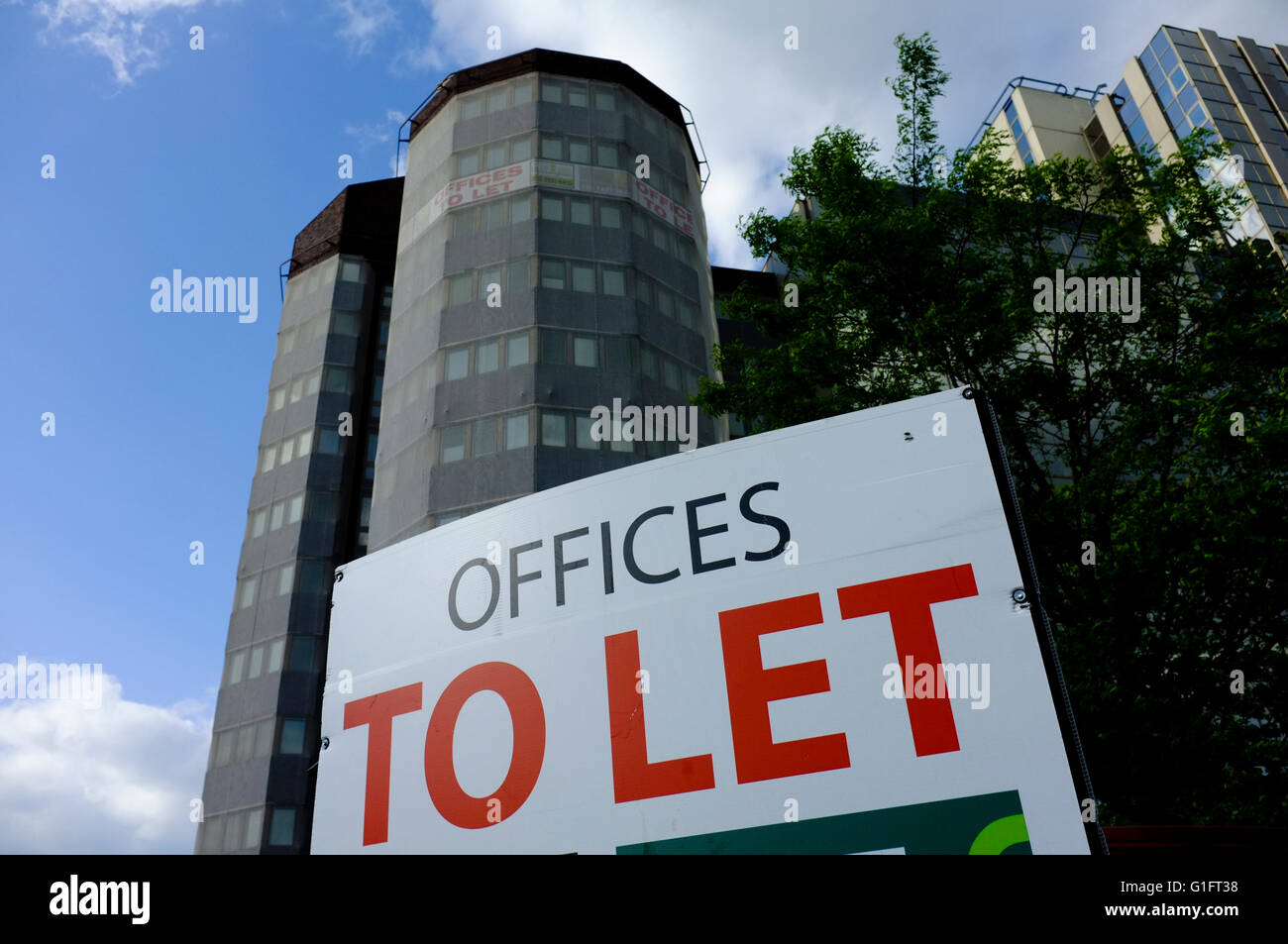 To Let Sign Stock Photo - Alamy