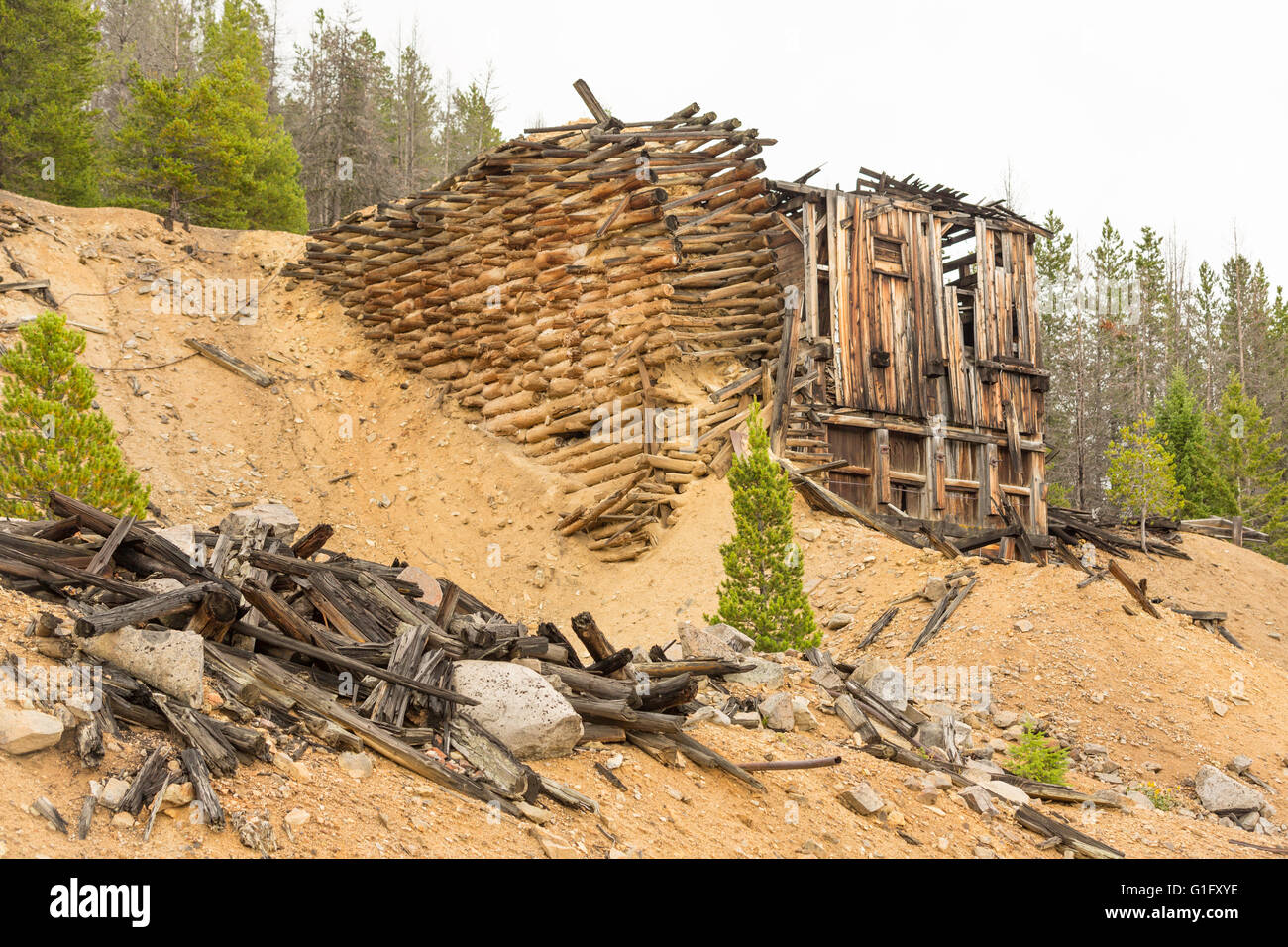 Wood beam support hi-res stock photography and images - Alamy
