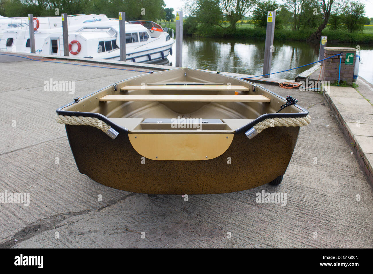 Fibreglass boat hi-res stock photography and images - Alamy