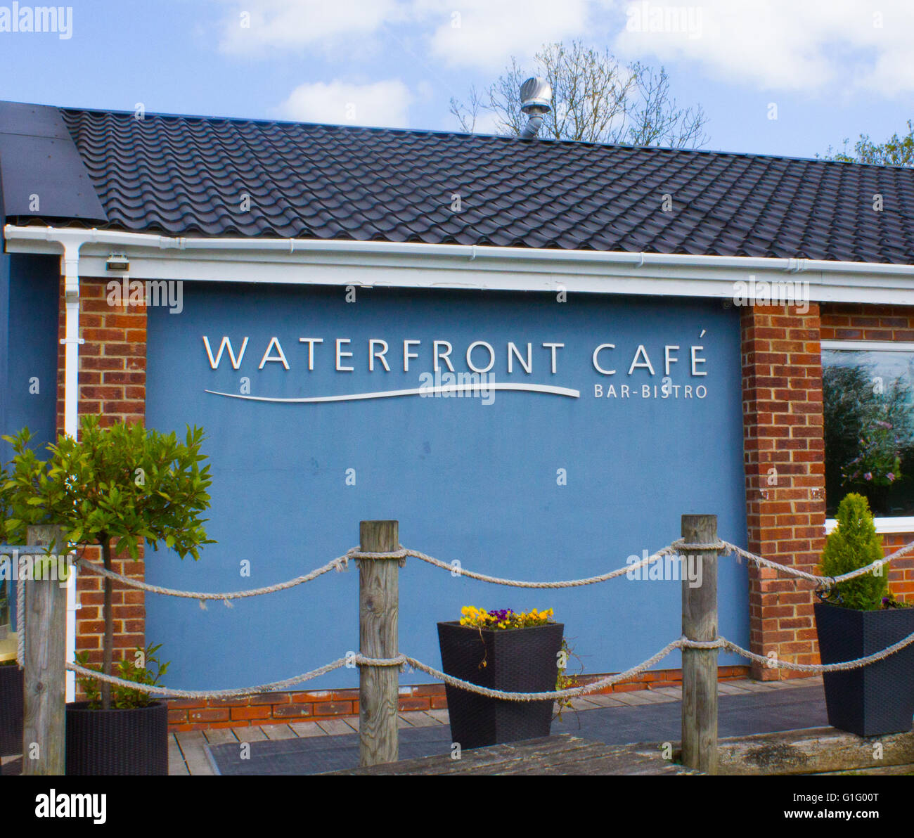 River thames benson waterfront hi-res stock photography and images - Alamy
