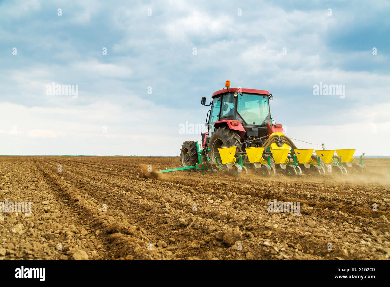 Crop seeding hi-res stock photography and images - Alamy