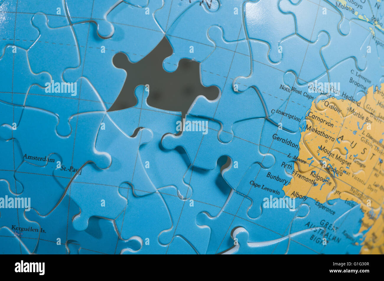 Smashed jigsaw hi-res stock photography and images - Alamy