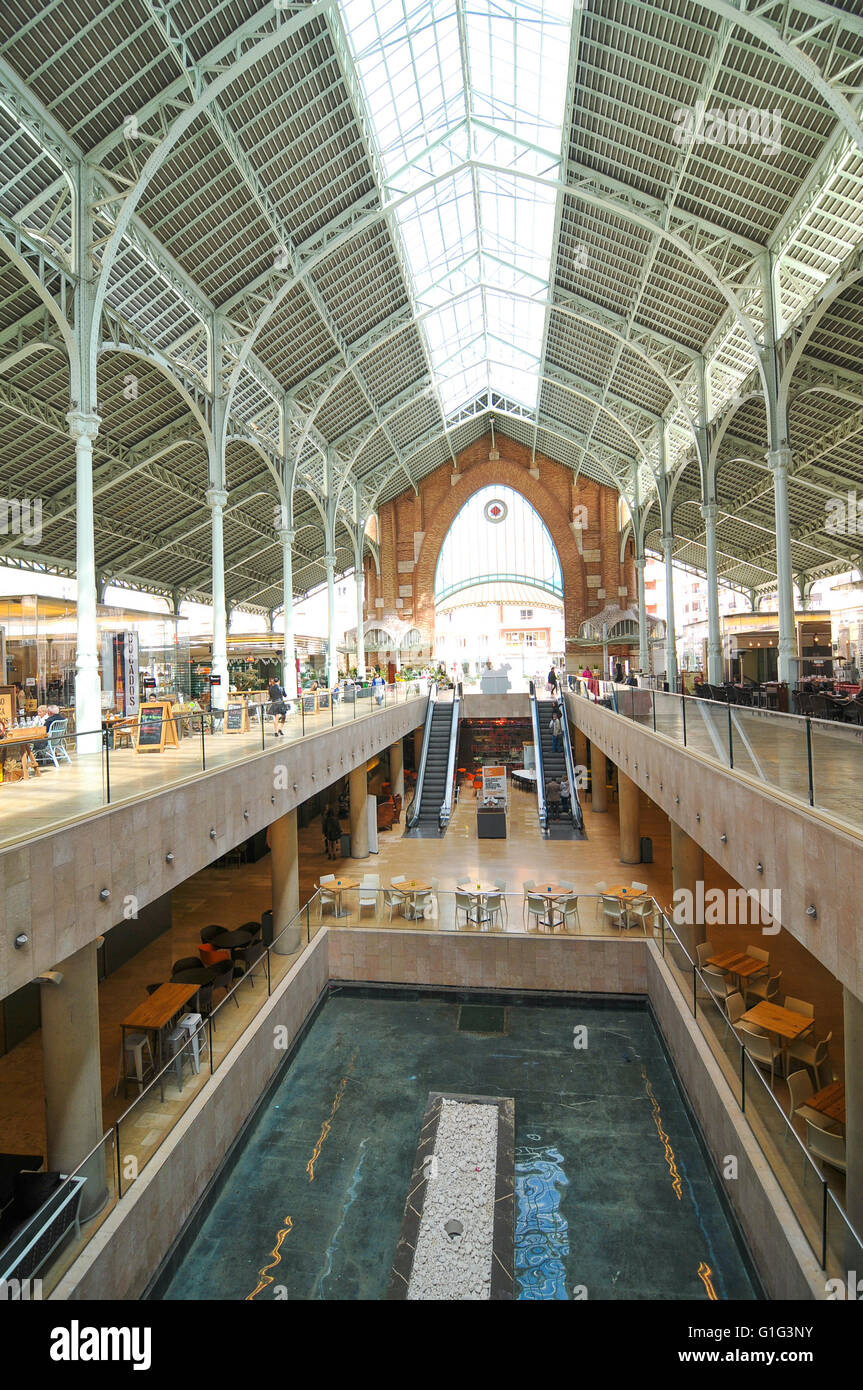 Valencia shopping mall hi-res stock photography and images - Alamy