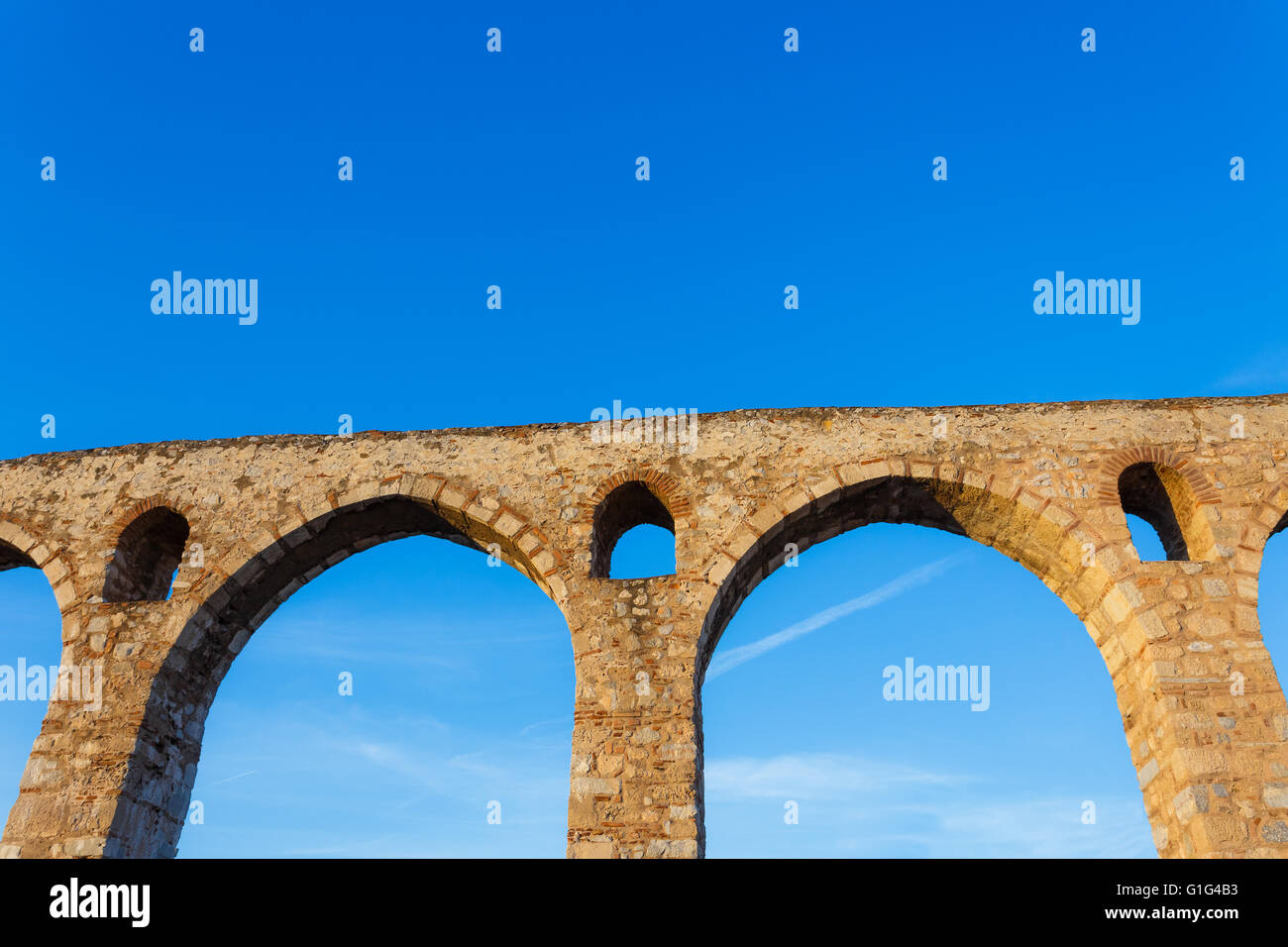 Brick aqueduct arches hi-res stock photography and images - Alamy
