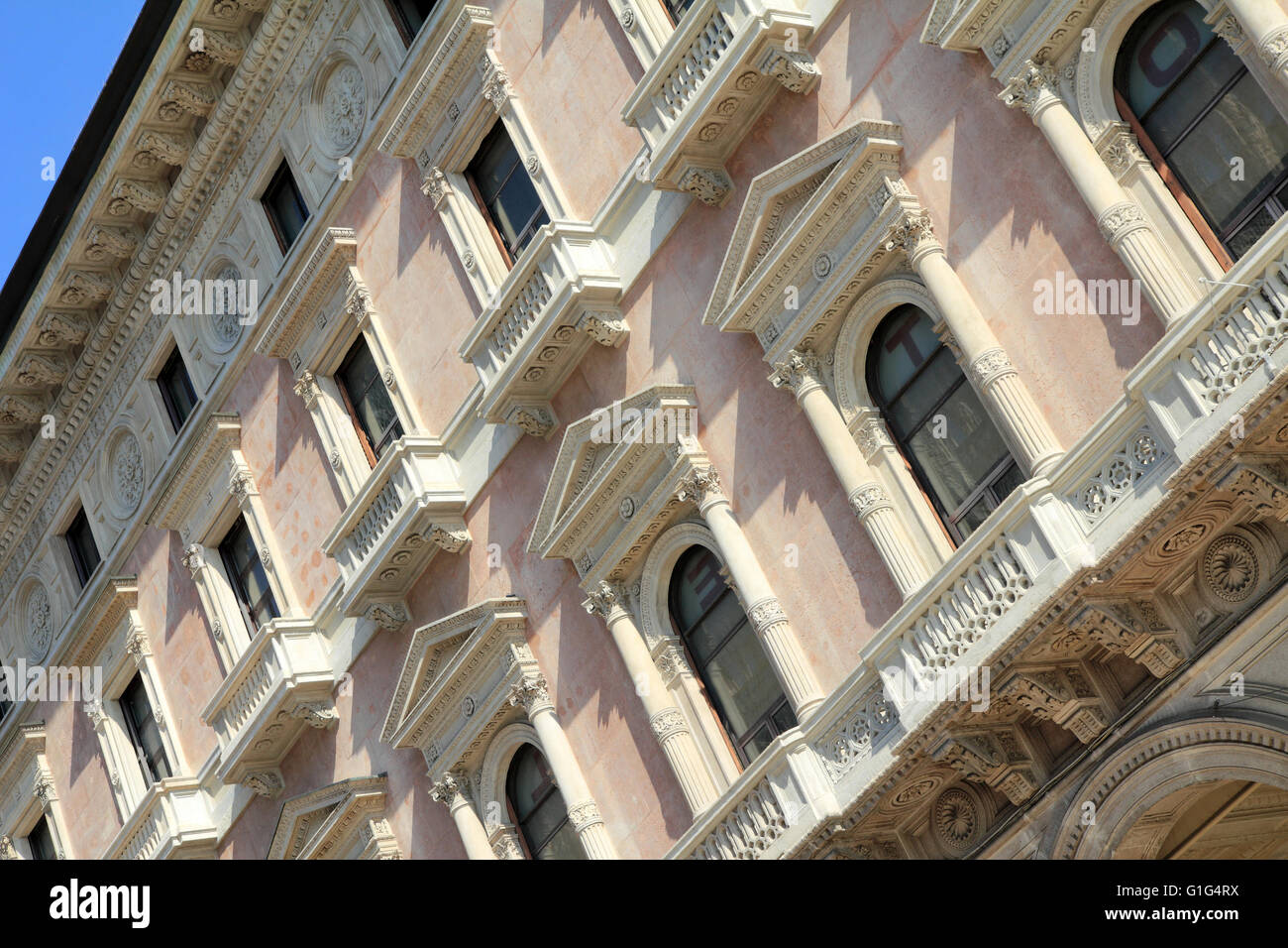 Elegant classic building facade, vintage architecture Stock Photo - Alamy