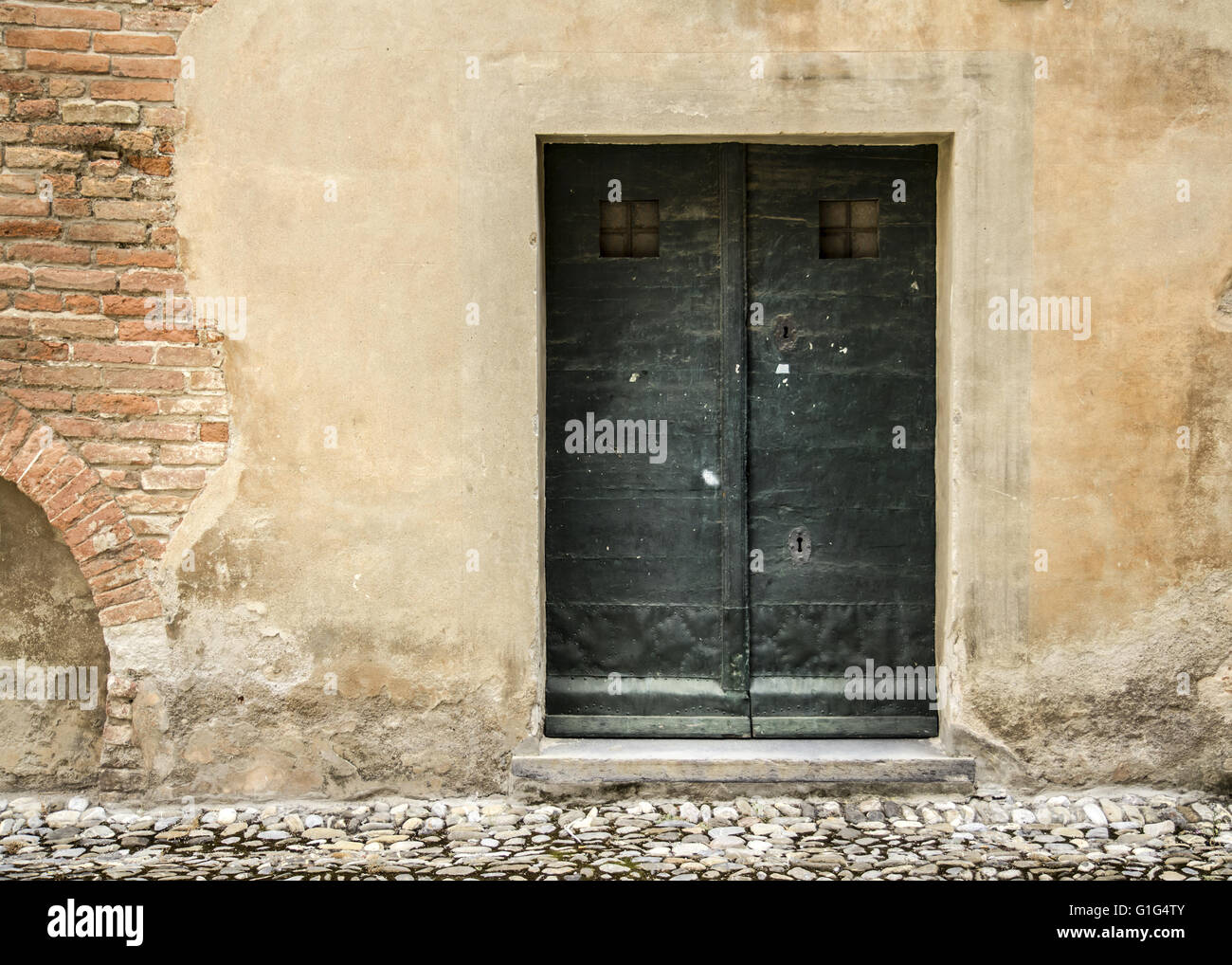 Classic italian doors hi-res stock photography and images - Alamy