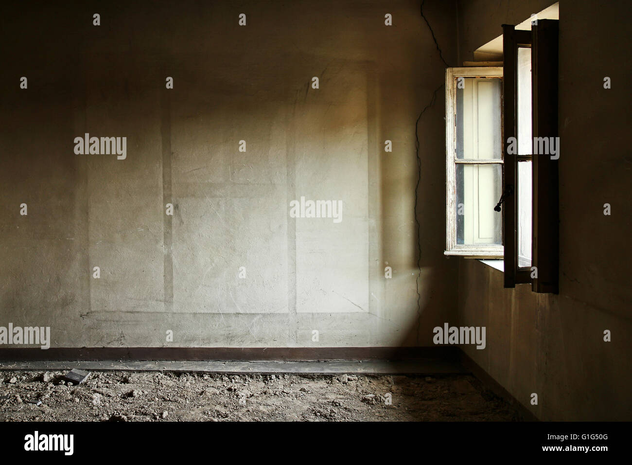Ruined and empty home interiors, vintage wallpaper and decorations ...