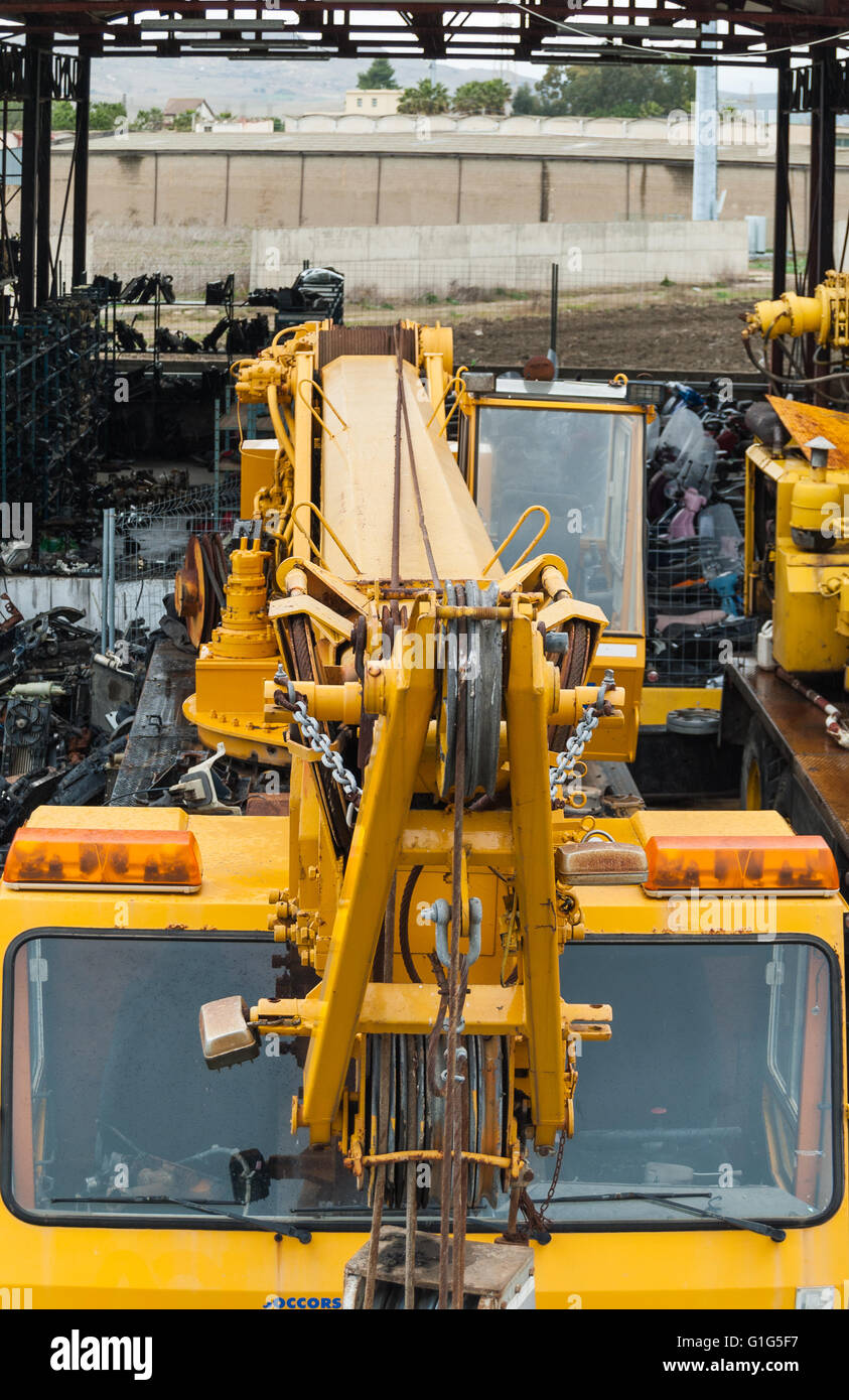 For roadside assistance cranes. Wrecker for heavy vehicles. Breakdown ...