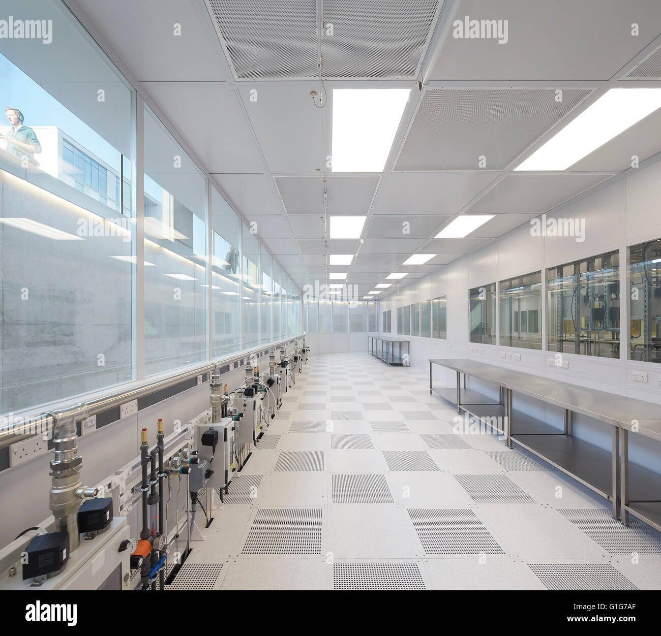 Cleanroom corridor hi-res stock photography and images - Alamy