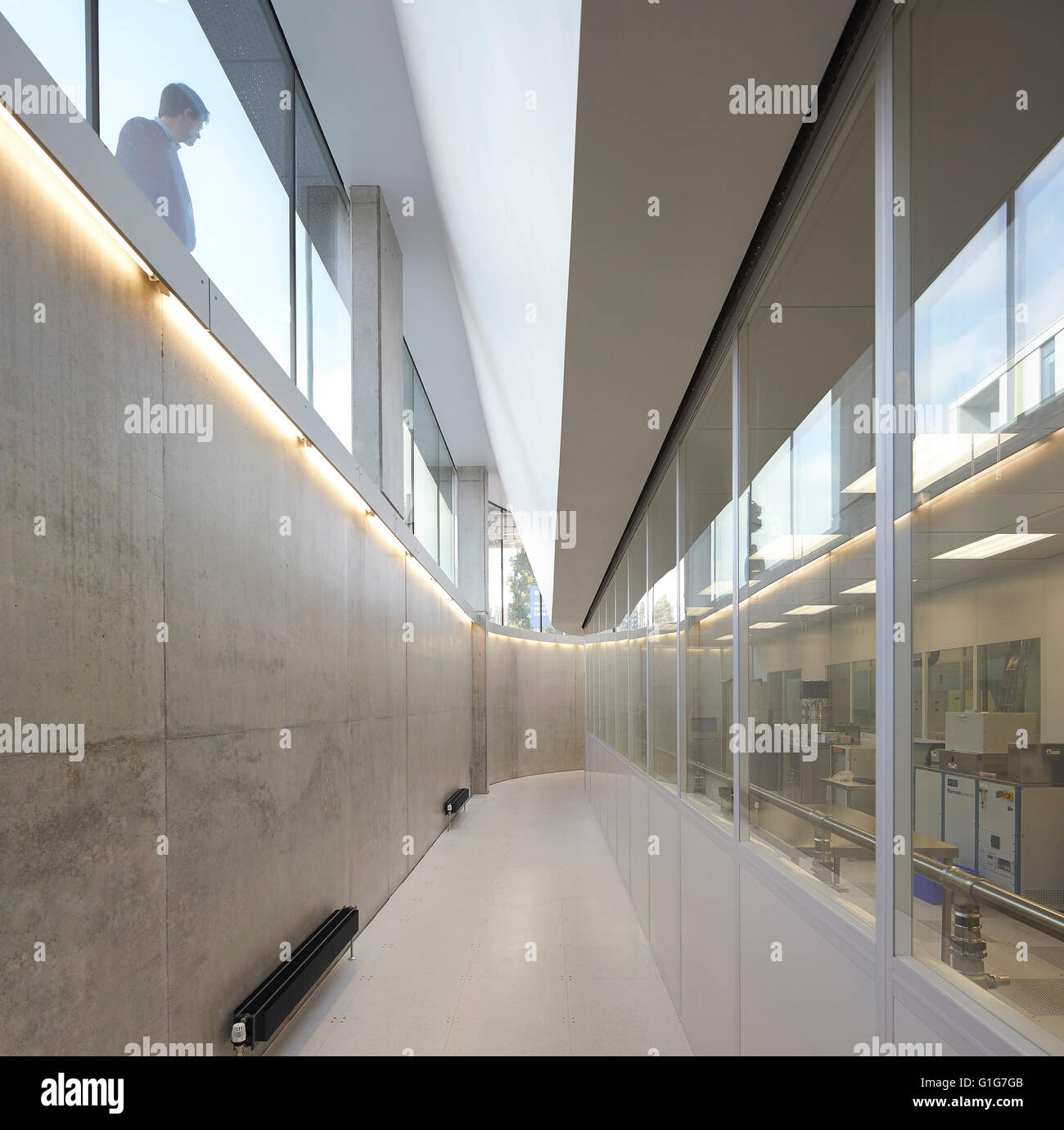 Cleanroom corridor hi-res stock photography and images - Alamy