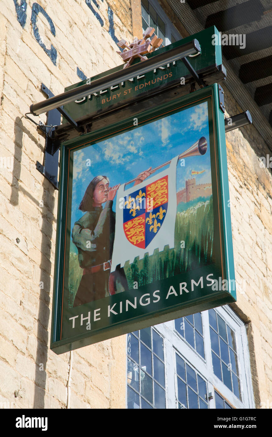 The kings arms pub sign hi-res stock photography and images - Alamy