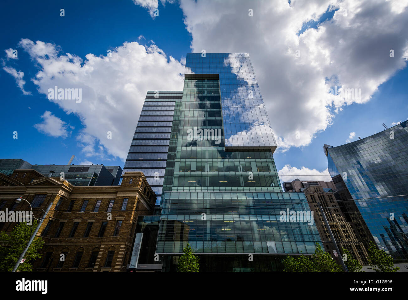 Modern building in the Discovery District, Toronto, Ontario Stock Photo ...