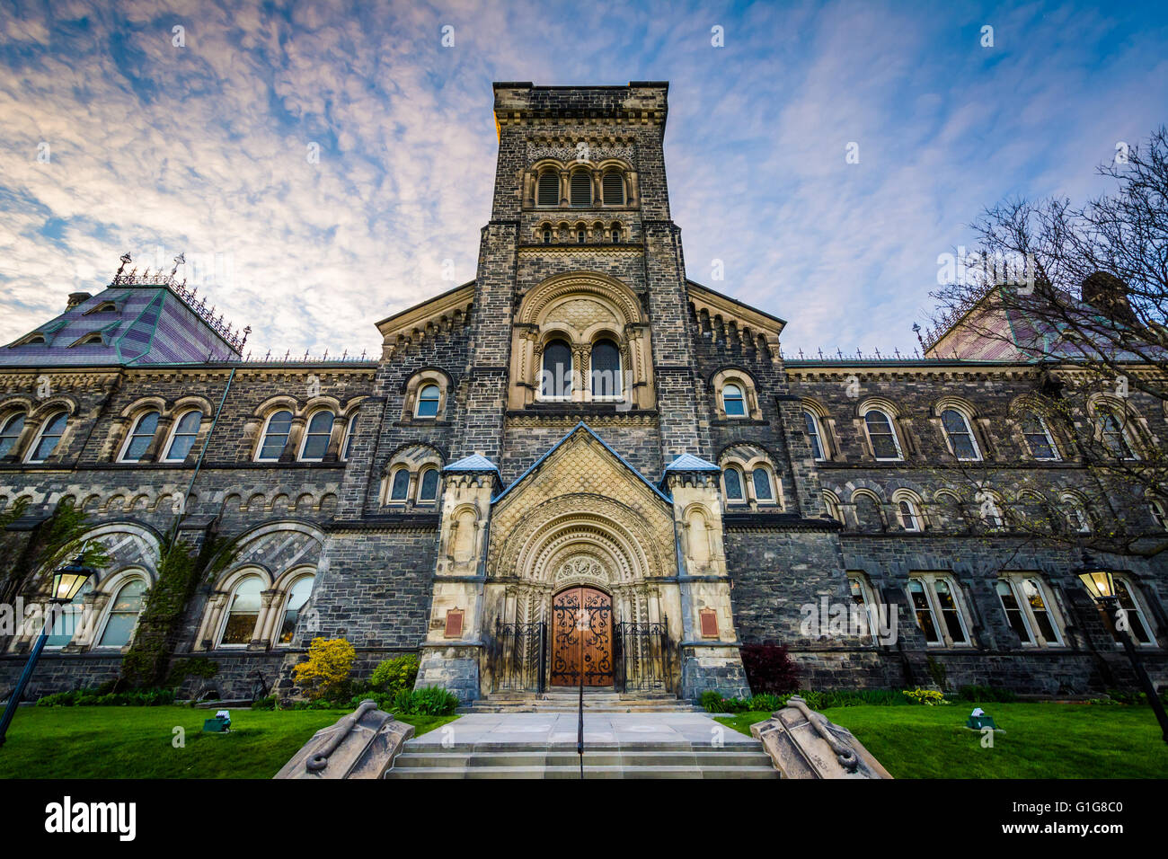 University college building hi-res stock photography and images - Alamy