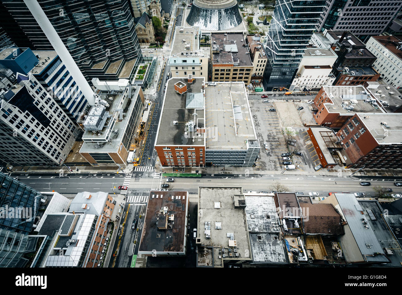 Toronto street view hi-res stock photography and images - Alamy