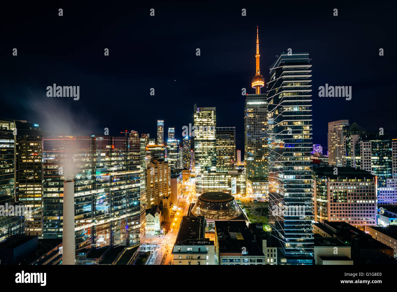 Toronto night street view hi-res stock photography and images - Alamy