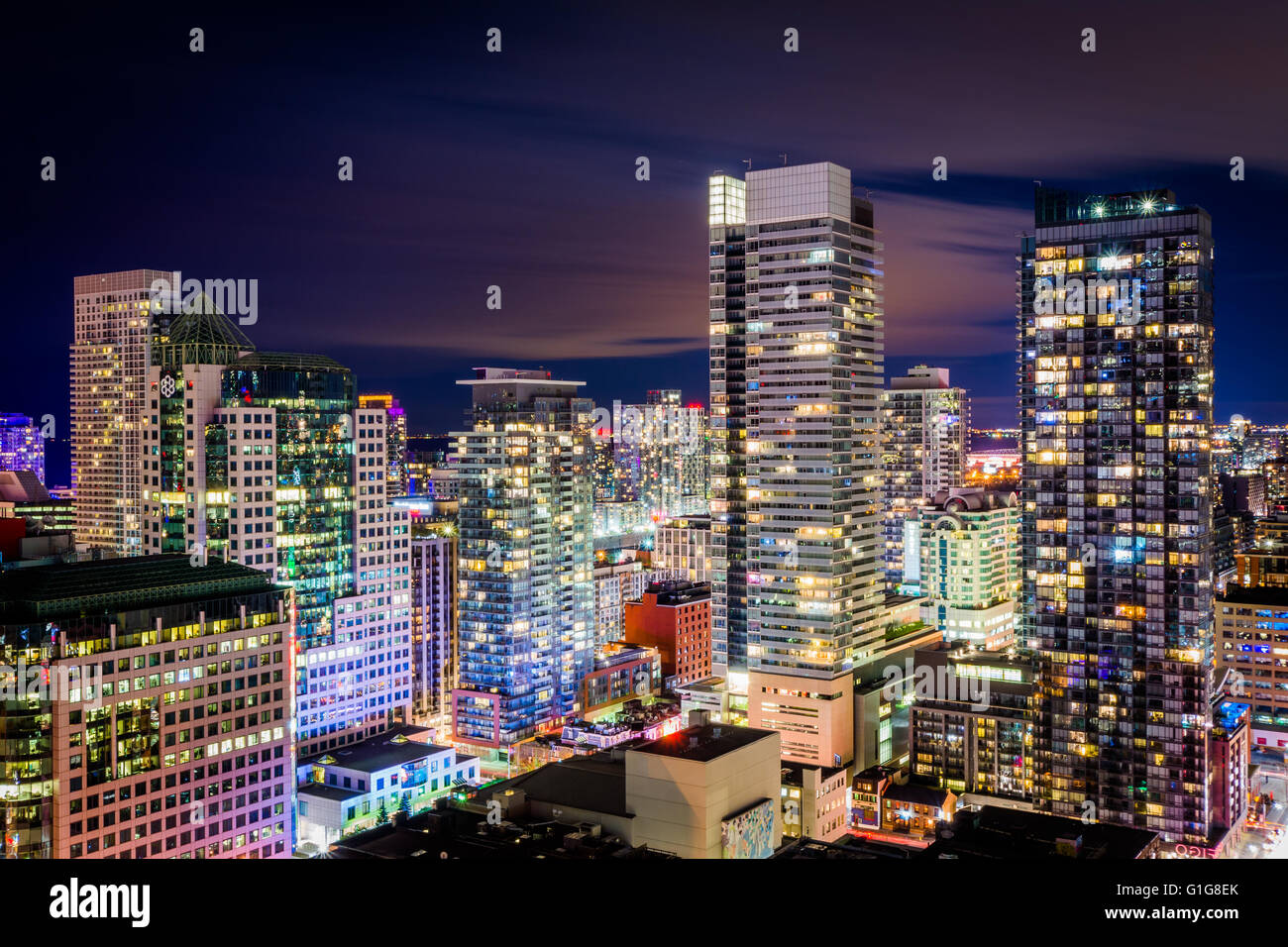 Toronto skyline night hi-res stock photography and images - Alamy