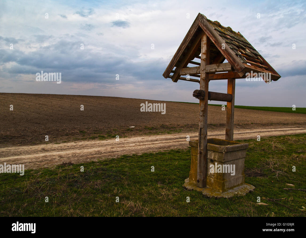 Old well ancient draw hi-res stock photography and images - Alamy