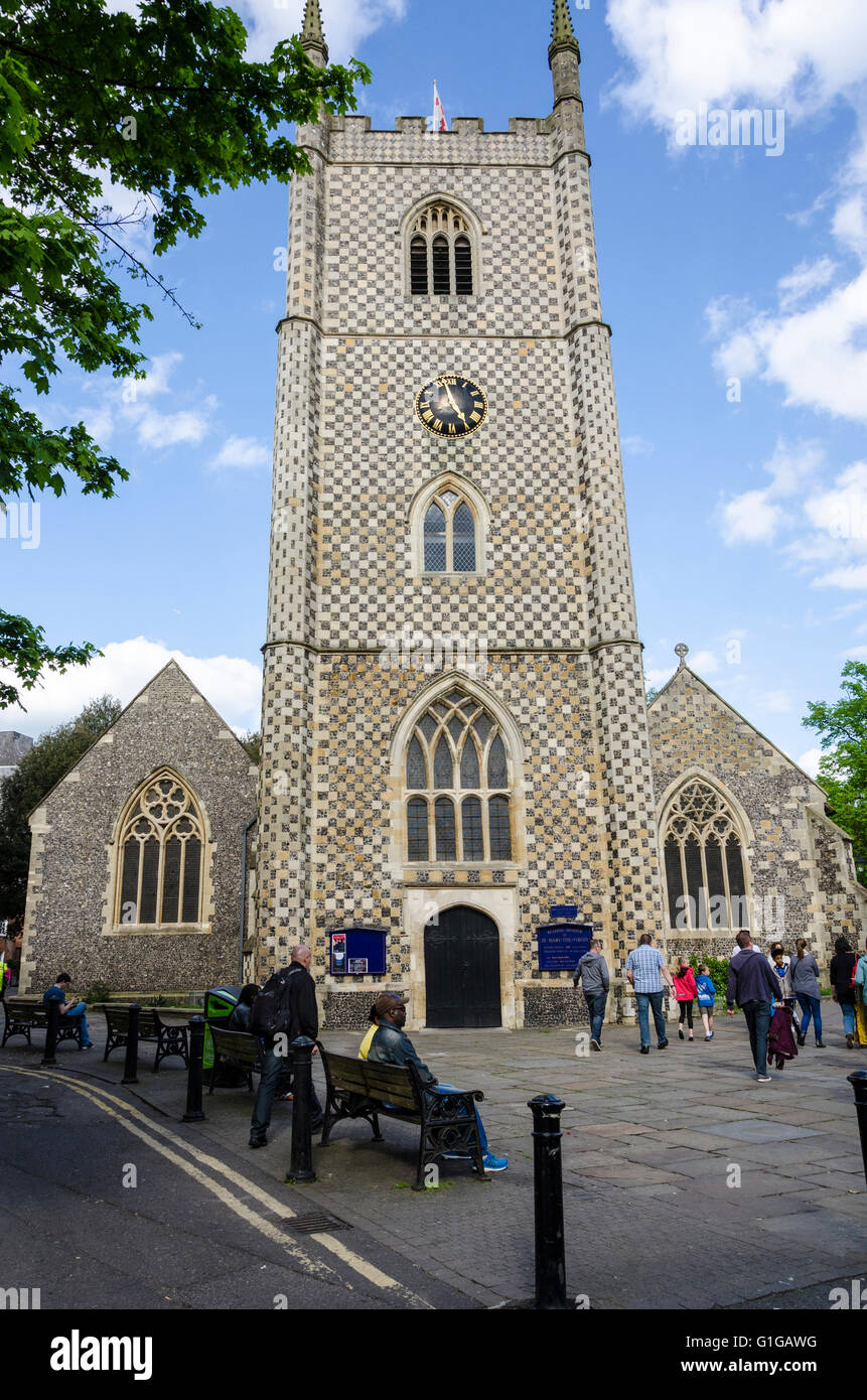 A view of the front of Reading Minster of St. Mary the Virgin church in ...