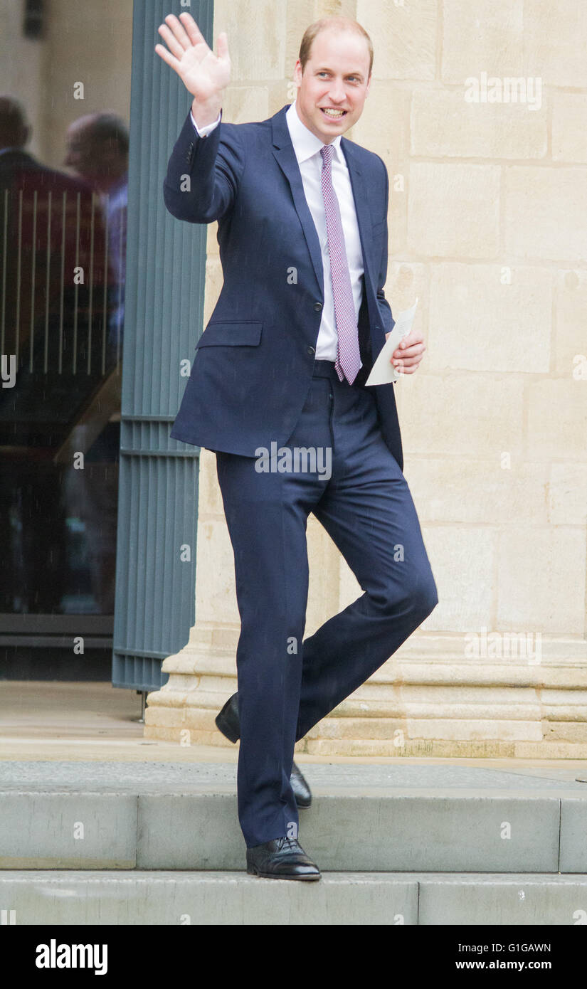 Prince william waving hi-res stock photography and images - Alamy
