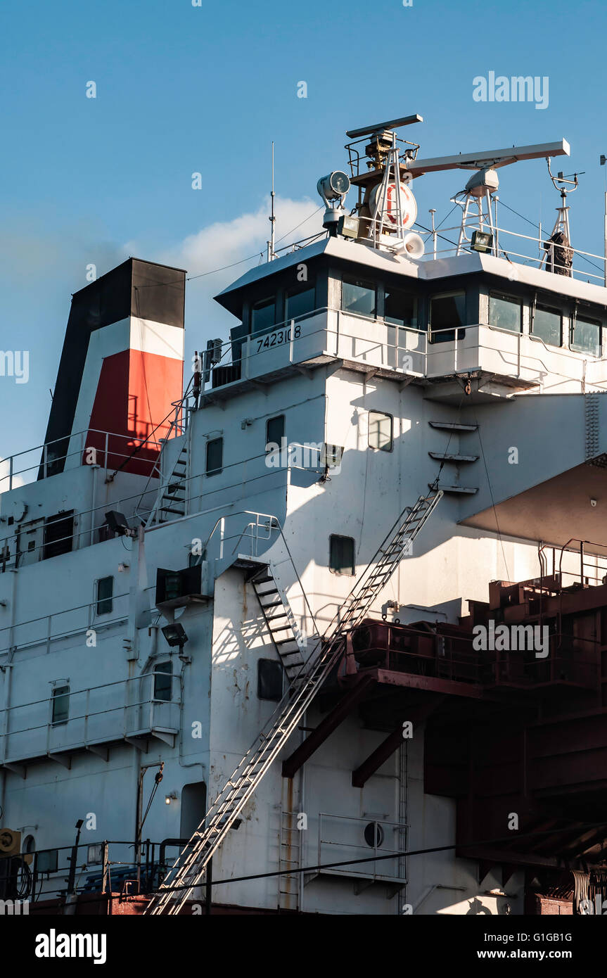 Large great lakes freighter hi-res stock photography and images - Alamy
