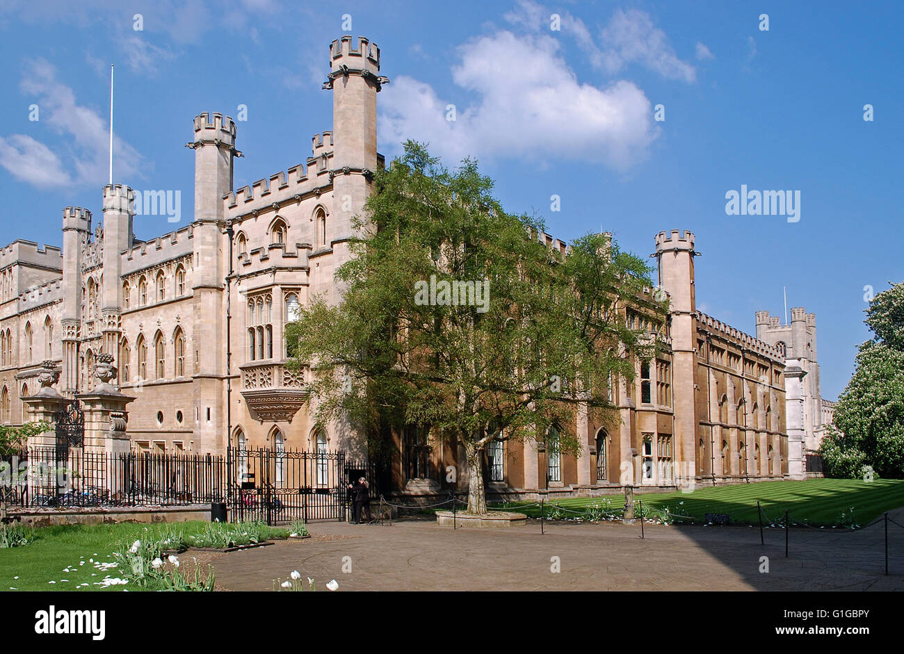 School building hi-res stock photography and images - Alamy