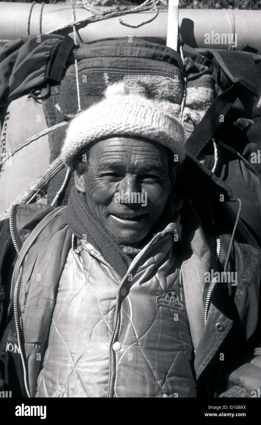 Sherpa nepal hi-res stock photography and images - Alamy