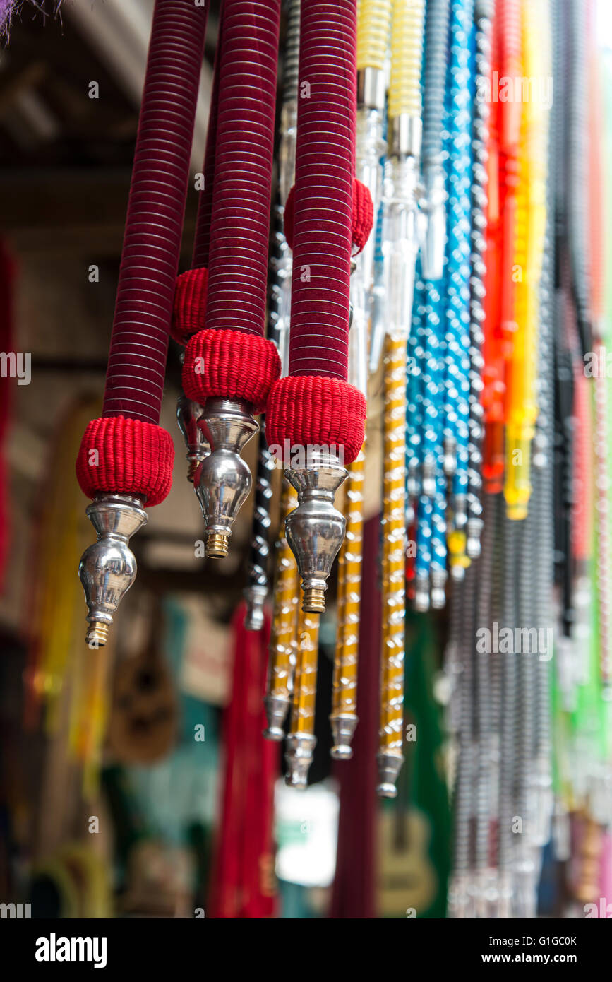 Group smoking hookah hi-res stock photography and images - Alamy