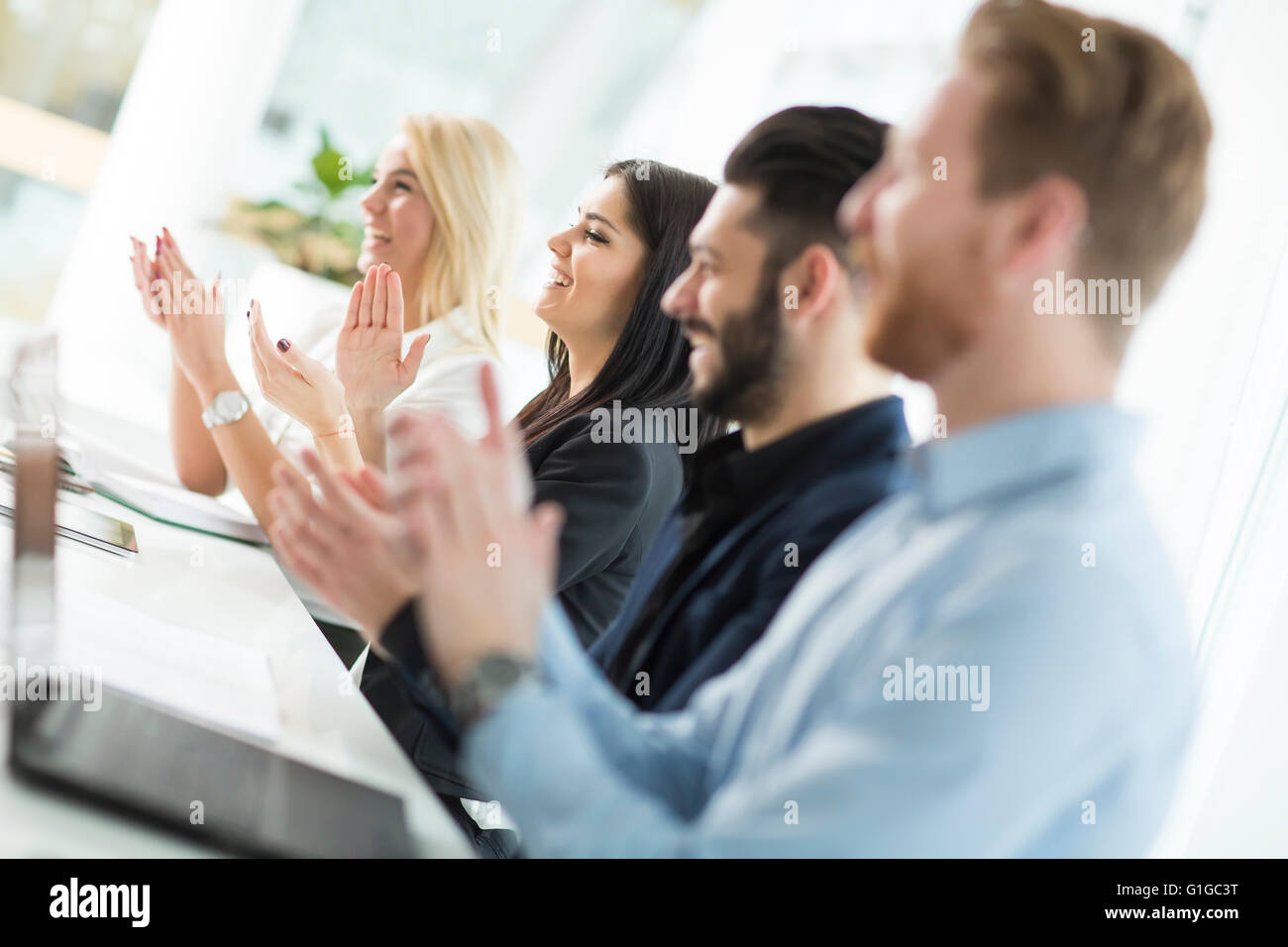Applause clapping hands hi-res stock photography and images - Alamy