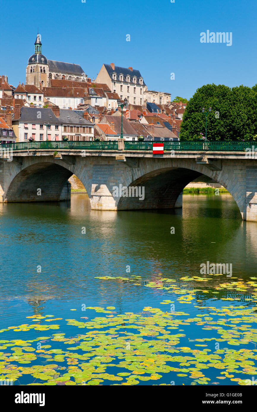 Joigny burgundy hi-res stock photography and images - Alamy