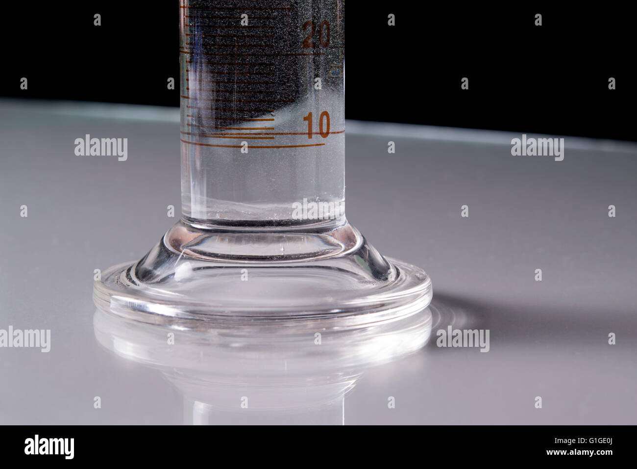 Measurement cylinder hi-res stock photography and images - Alamy