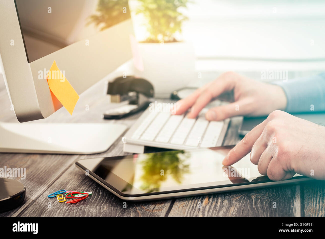 Working computer hi-res stock photography and images - Alamy