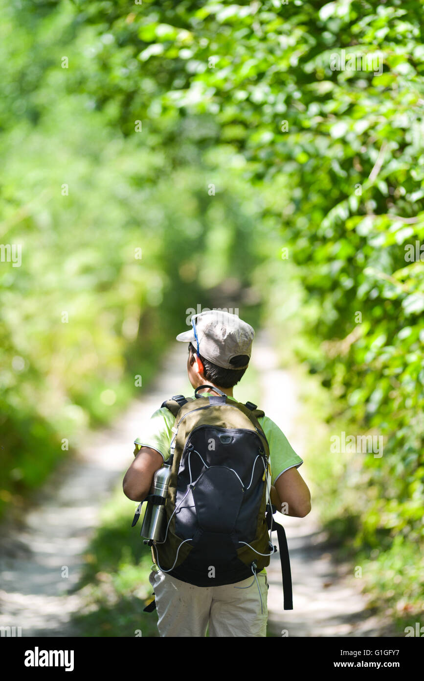 Little boy walking alone Stock Photo - Alamy Little boy walking alone Stock Photo - Alamy