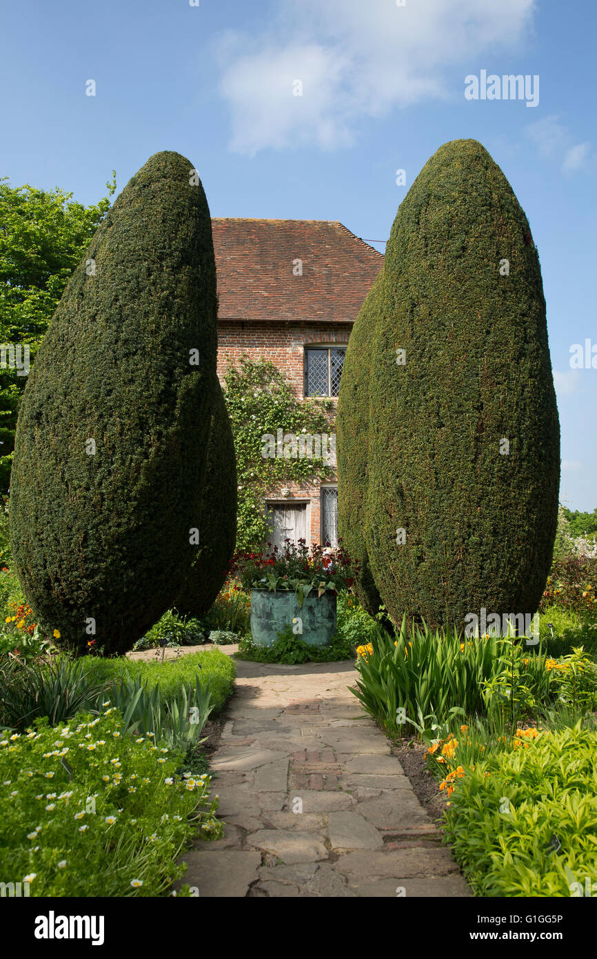 Sissinghurst Castle Garden Stock Photo - Alamy