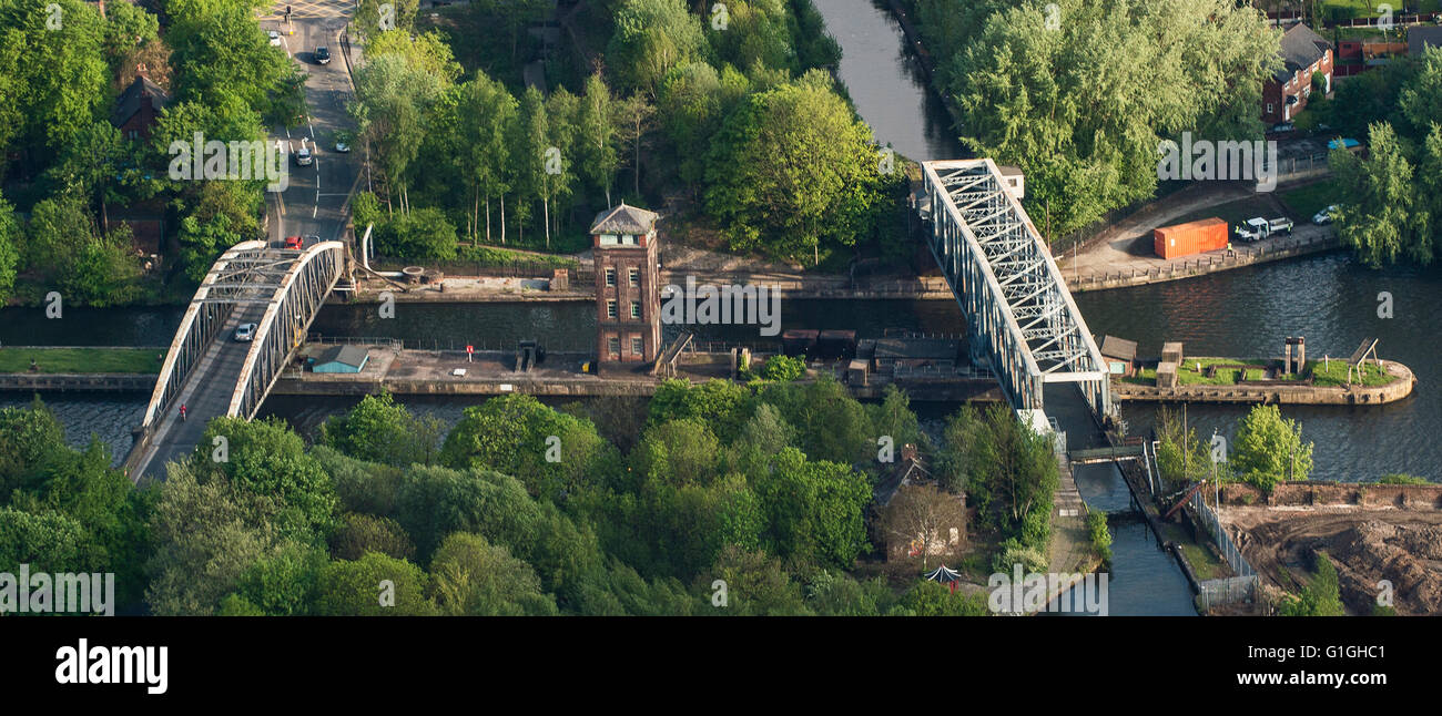 Swing Bridges over Manchester Ship Canal Stock Photo - Alamy
