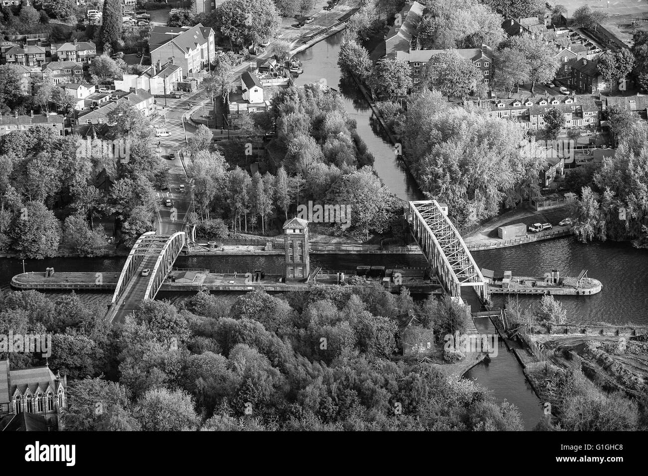Aerial photo manchester ship canal hi-res stock photography and images ...
