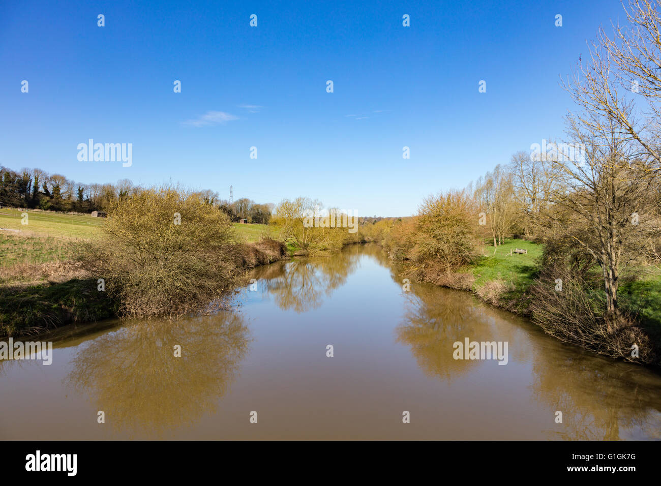 Views along the Medway Valley Walk between Barming and East Farleigh ...