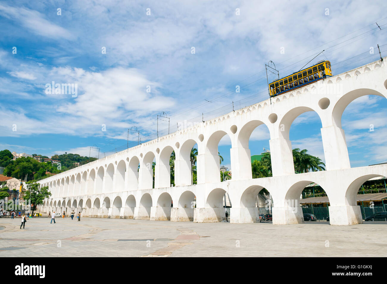 Bonde de Santa Teresa tram train drives along distinctive white ...