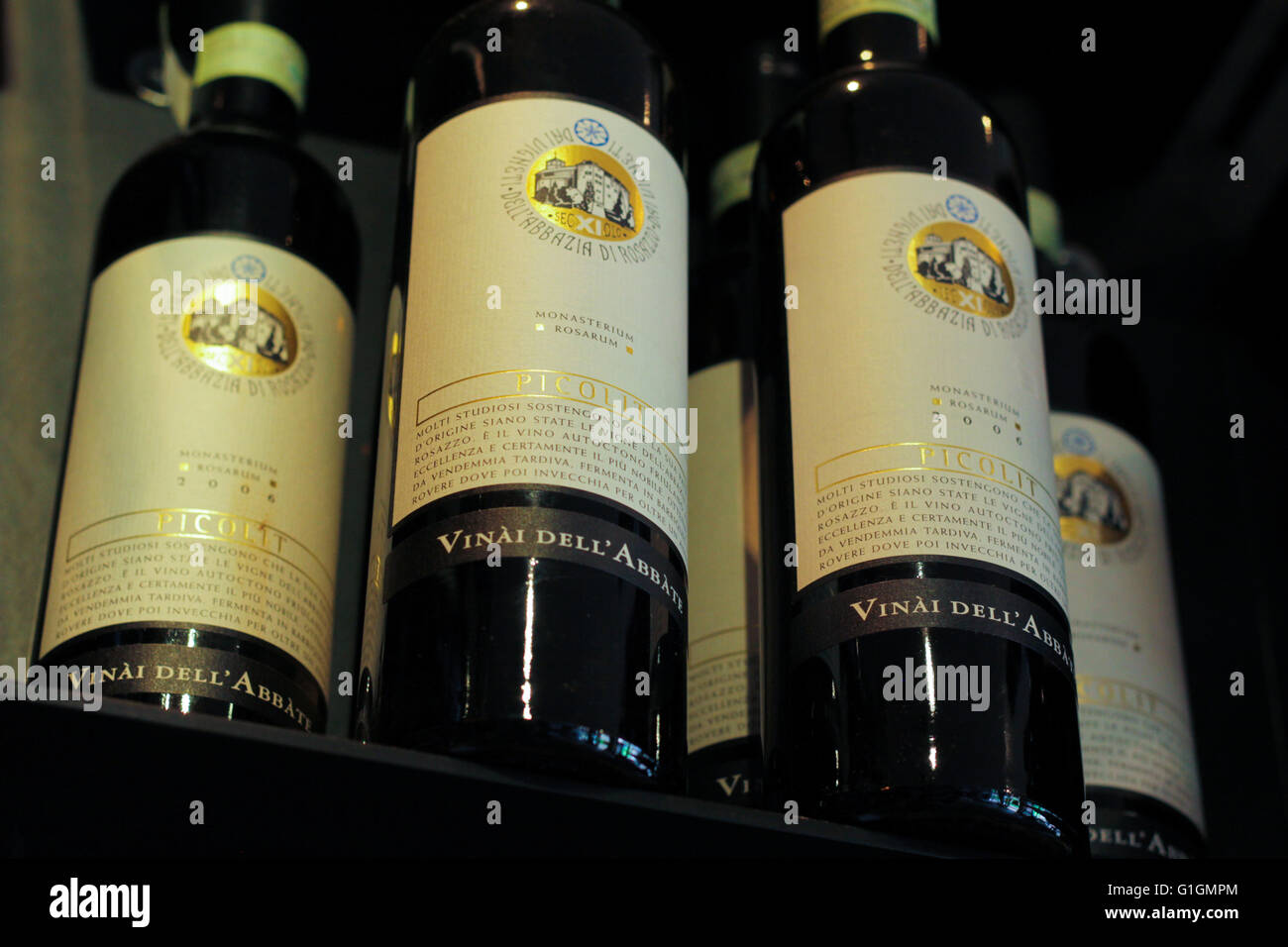 Multiple wine bottles Stock Photo - Alamy