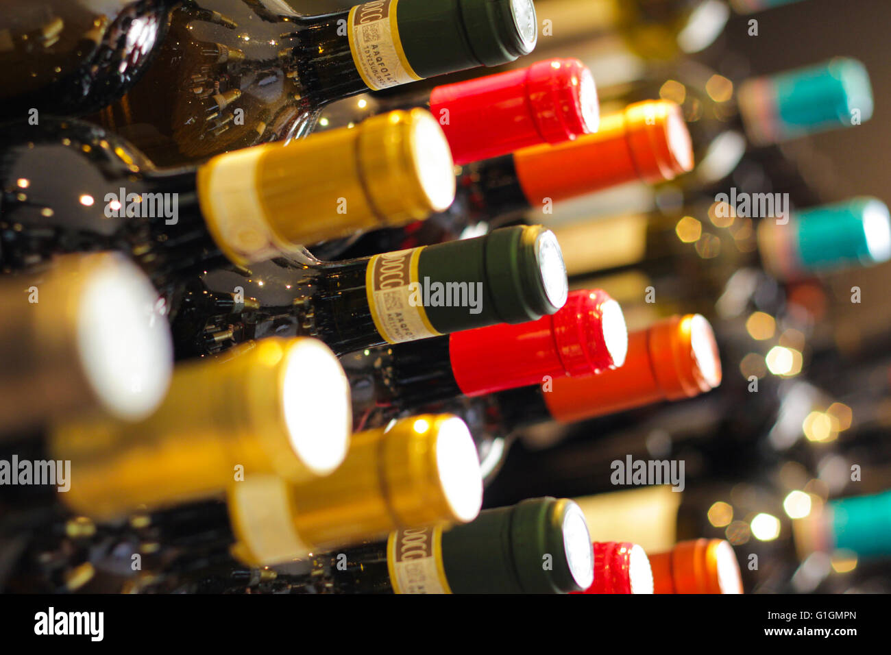 White wine rack hi-res stock photography and images - Alamy