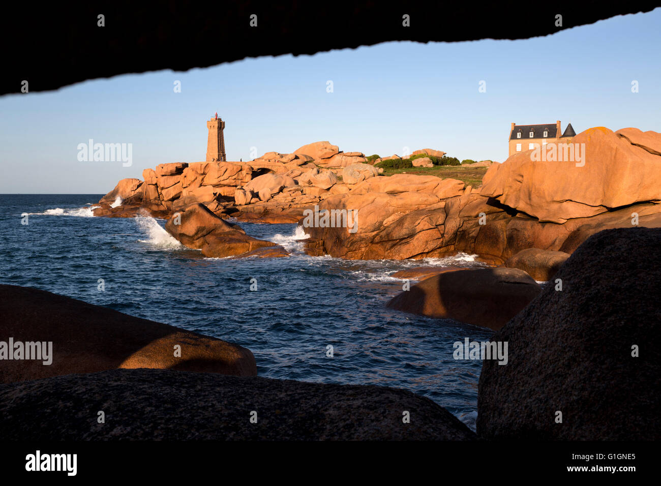 Rugged coastal rocks frame hi-res stock photography and images - Alamy